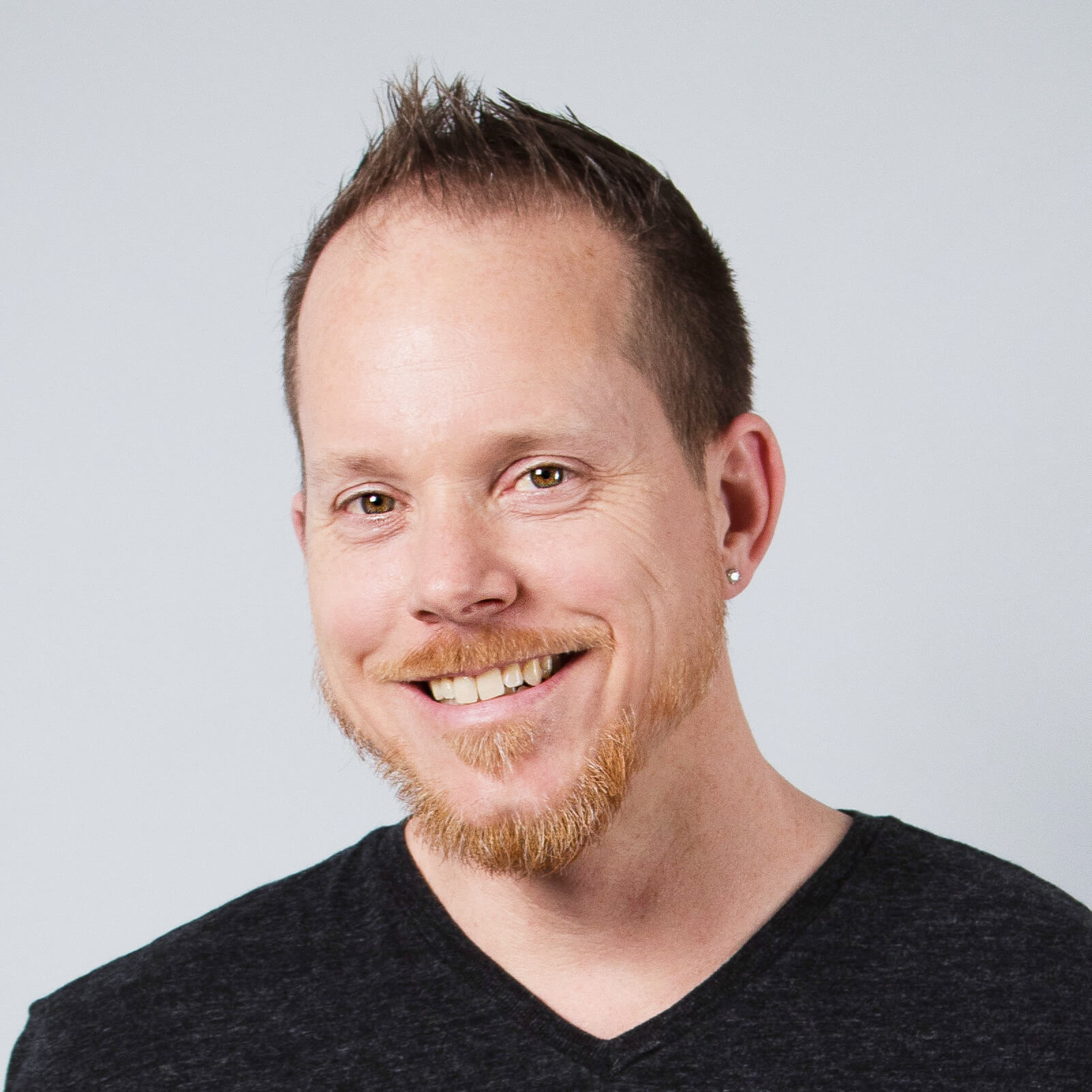 デジタル マーケティング戦略で一貫性のあるビジュアル アイデンティティを作成するための 6 つのヒント - AFFRT